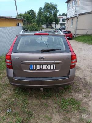 Grey Kia Ceed 2007 in Vilnius, with an engine capacity of 1.58 L and mileage of 241 thousand km for 1300 €, photo 9 on AUTOMOTO.COM.LV