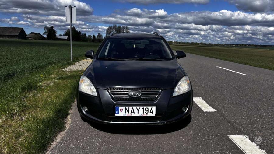Grey Kia Ceed 2008 in Panevezys, with an engine capacity of 1.58 L and mileage of 266 thousand km for 950 €, photo 2 on AUTOMOTO.COM.LV