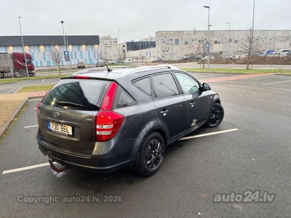 Grey Kia Ceed 2008 in Tallinn, with an engine capacity of 1.60 L and mileage of 283 thousand km for 1799 €, photo 4 on AUTOMOTO.COM.LV