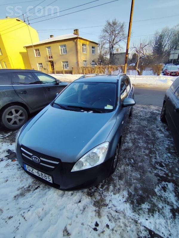 Grey Kia Ceed 2008 in Jurmala, with an engine capacity of 1.60 L and mileage of 369 thousand km for 1500 €, photo 4 on AUTOMOTO.COM.LV