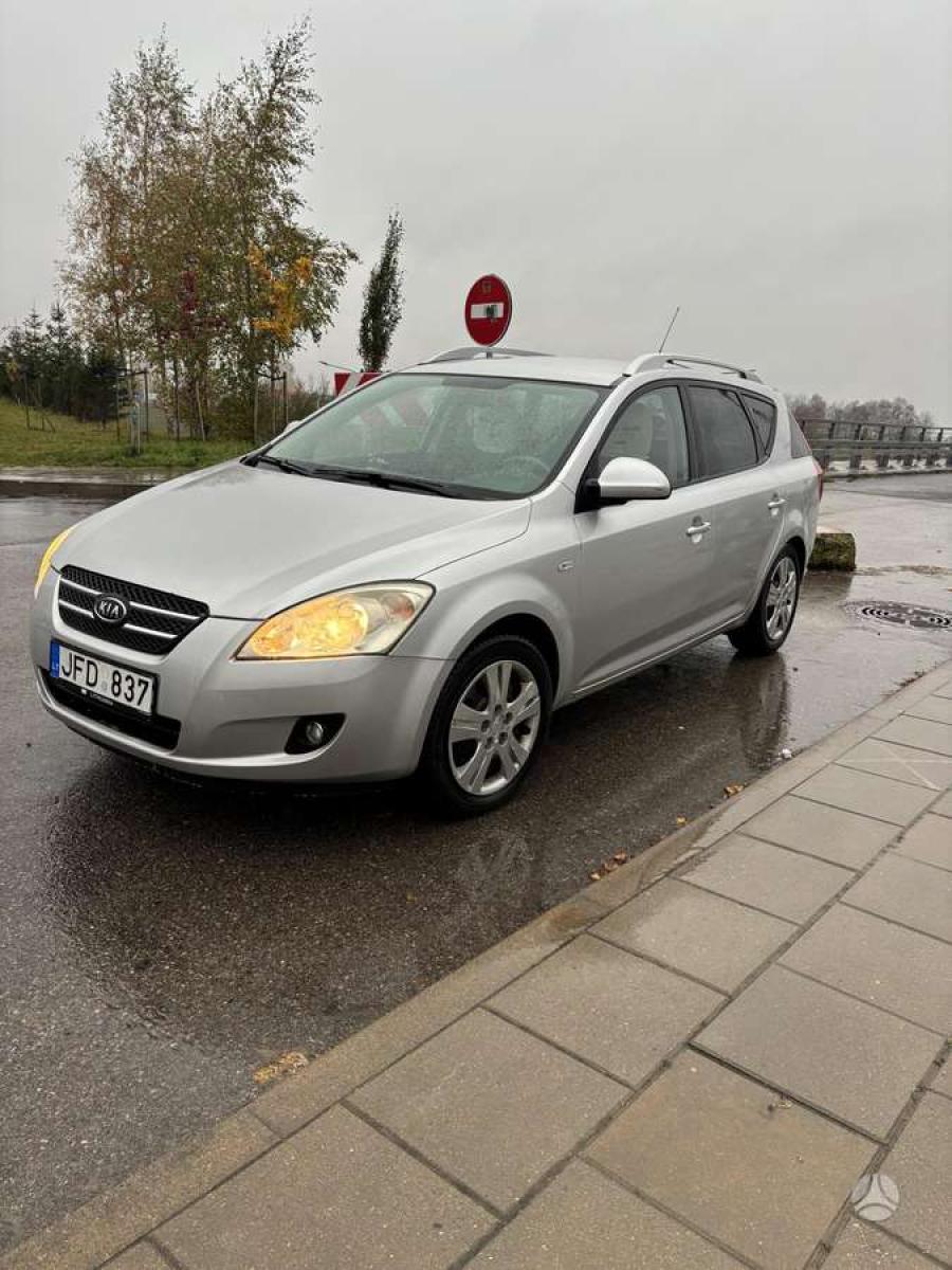 Pelēks Kia Ceed 2008 Viļņa, ar dzinēja tilpumu 1.58 L un nobraukumu 280 tūkst. km par 1999 €, foto 1 vietnē AUTOMOTO.COM.LV