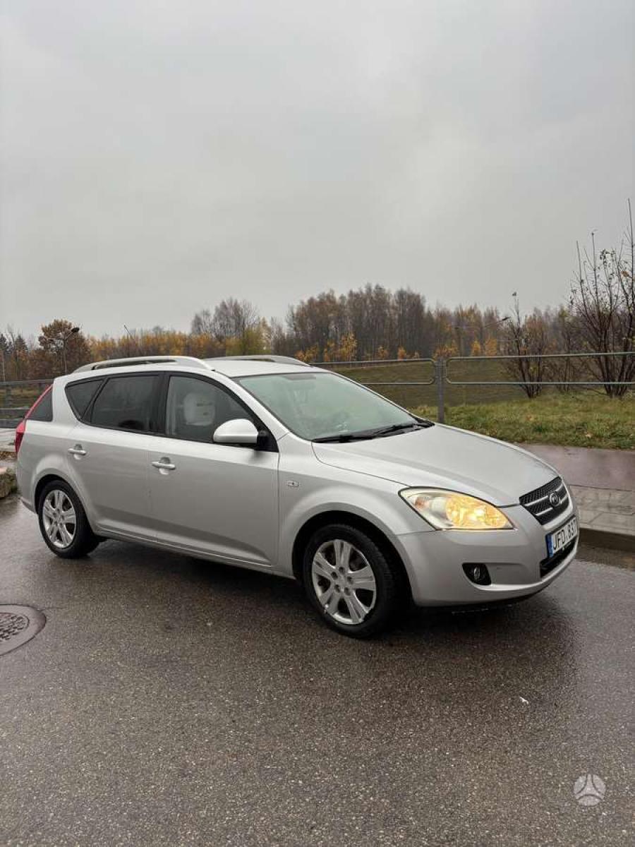 Pelēks Kia Ceed 2008 Viļņa, ar dzinēja tilpumu 1.58 L un nobraukumu 280 tūkst. km par 1999 €, foto 5 vietnē AUTOMOTO.COM.LV