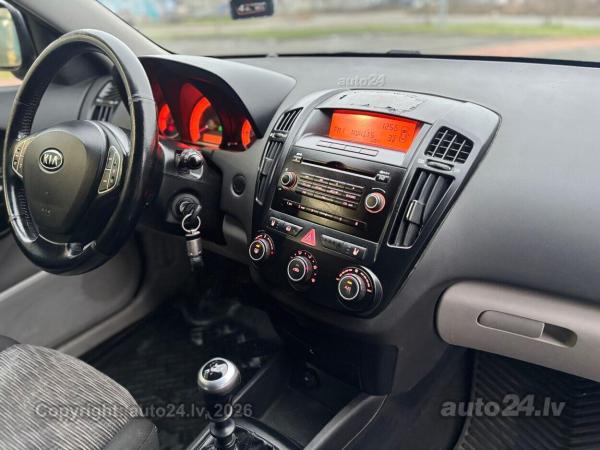 Pelēks Kia Ceed 2008 Tallina, ar dzinēja tilpumu 1.60 L un nobraukumu 283 tūkst. km par 1799 €, foto 9 vietnē AUTOMOTO.COM.LV