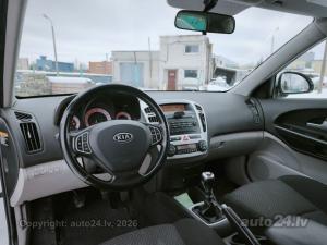 Pelēks Kia Ceed 2008 Tartu, ar dzinēja tilpumu 1.60 L un nobraukumu 278 tūkst. km par 1999 €, foto 8 vietnē AUTOMOTO.COM.LV