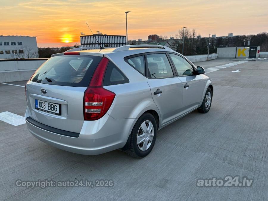 Grey Kia Ceed 2008 in Tallinn, with an engine capacity of 1.60 L and mileage of 208 thousand km for 3250 €, photo 3 on AUTOMOTO.COM.LV