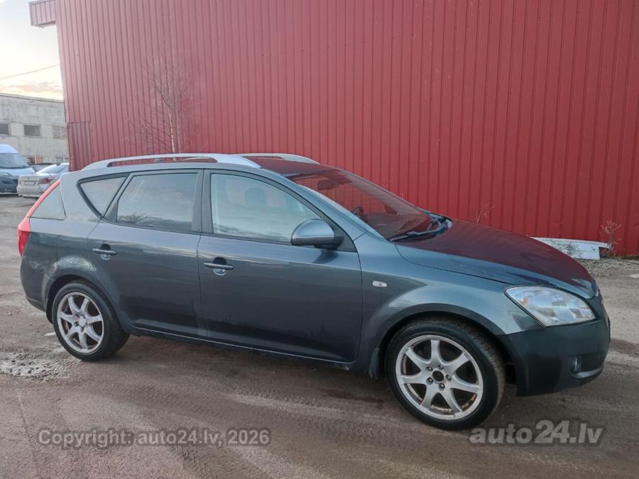 Grey Kia Ceed 2008 in Tallinn, with an engine capacity of 1.60 L and mileage of 200 thousand km for 990 €, photo 8 on AUTOMOTO.COM.LV