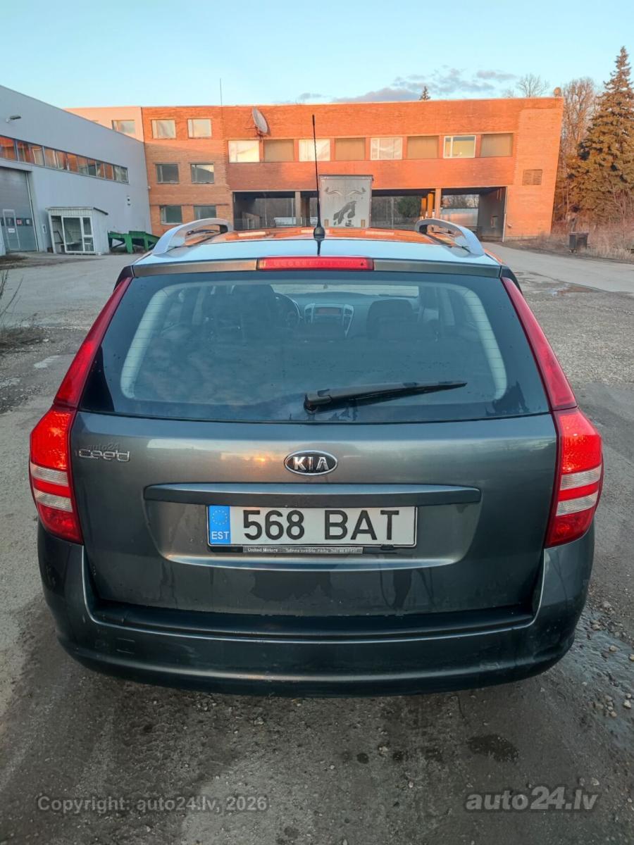 Grey Kia Ceed 2008 in Tallinn, with an engine capacity of 1.60 L and mileage of 200 thousand km for 990 €, photo 9 on AUTOMOTO.COM.LV