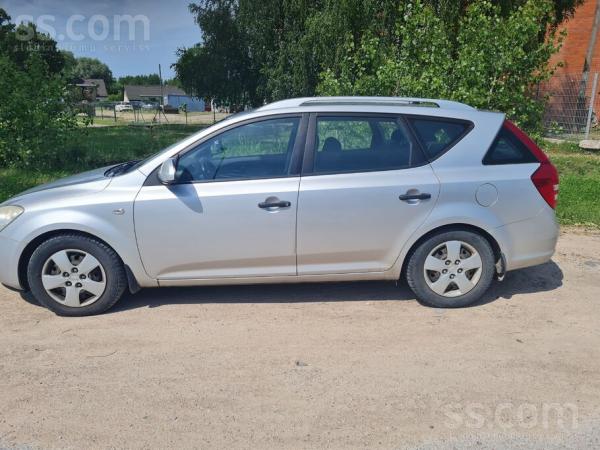 Grey Kia Ceed 2008 in Jelgava, with an engine capacity of 1.60 L and mileage of 266 thousand km for 1500 €, photo 2 on AUTOMOTO.COM.LV