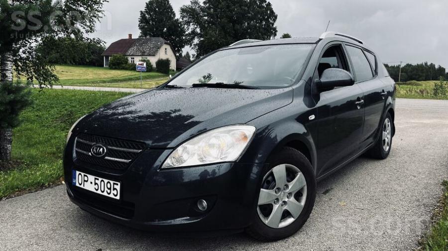 Pelēks Kia Ceed 2008 Cēsis, ar dzinēja tilpumu 1.60 L un nobraukumu 200 tūkst. km par 2050 €, foto 1 vietnē AUTOMOTO.COM.LV