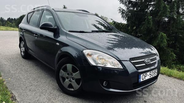 Grey Kia Ceed 2008 in Cesis, with an engine capacity of 1.60 L and mileage of 200 thousand km for 2050 €, photo 3 on AUTOMOTO.COM.LV