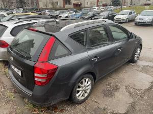 Grey Kia Ceed 2008 in Kaunas, with an engine capacity of 1.58 L and mileage of 352 thousand km for 1400 €, photo 4 on AUTOMOTO.COM.LV