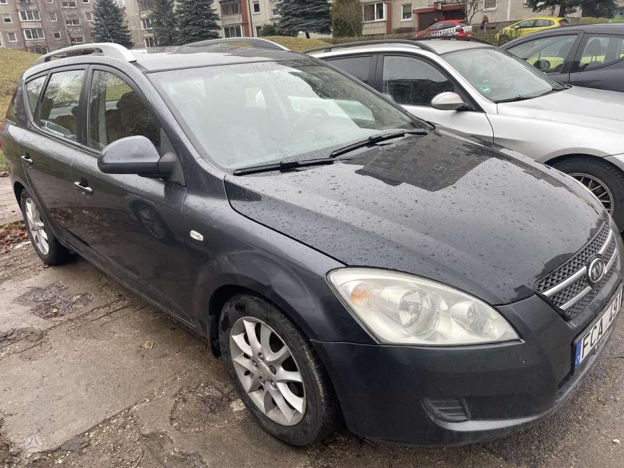 Grey Kia Ceed 2008 in Kaunas, with an engine capacity of 1.58 L and mileage of 352 thousand km for 1400 €, photo 5 on AUTOMOTO.COM.LV
