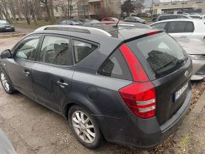 Grey Kia Ceed 2008 in Kaunas, with an engine capacity of 1.58 L and mileage of 352 thousand km for 1400 €, photo 8 on AUTOMOTO.COM.LV