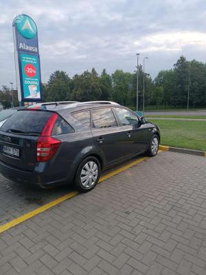 Grey Kia Ceed 2009 in Vilnius, with an engine capacity of 1.40 L and mileage of 165 thousand km for 2700 €, photo 2 on AUTOMOTO.COM.LV
