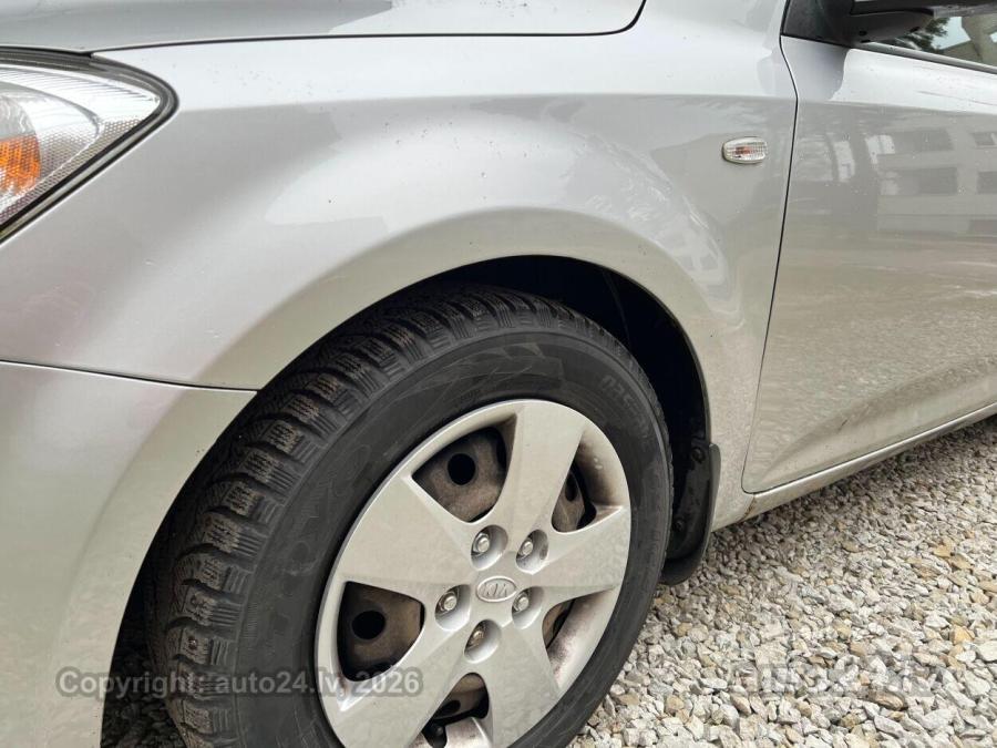 Pelēks Kia Ceed 2009 Tallina, ar dzinēja tilpumu 1.60 L un nobraukumu 134 tūkst. km par 2000 €, foto 4 vietnē AUTOMOTO.COM.LV
