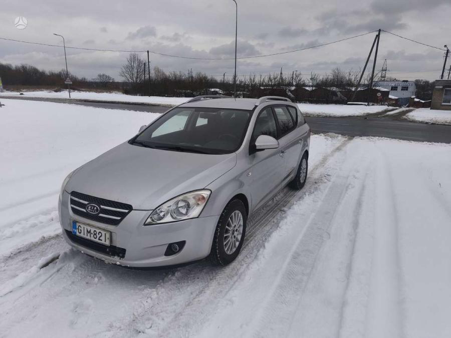 Grey Kia Ceed 2009 in Kaunas, with an engine capacity of 1.59 L and mileage of 200 thousand km for 1999 €, photo 1 on AUTOMOTO.COM.LV