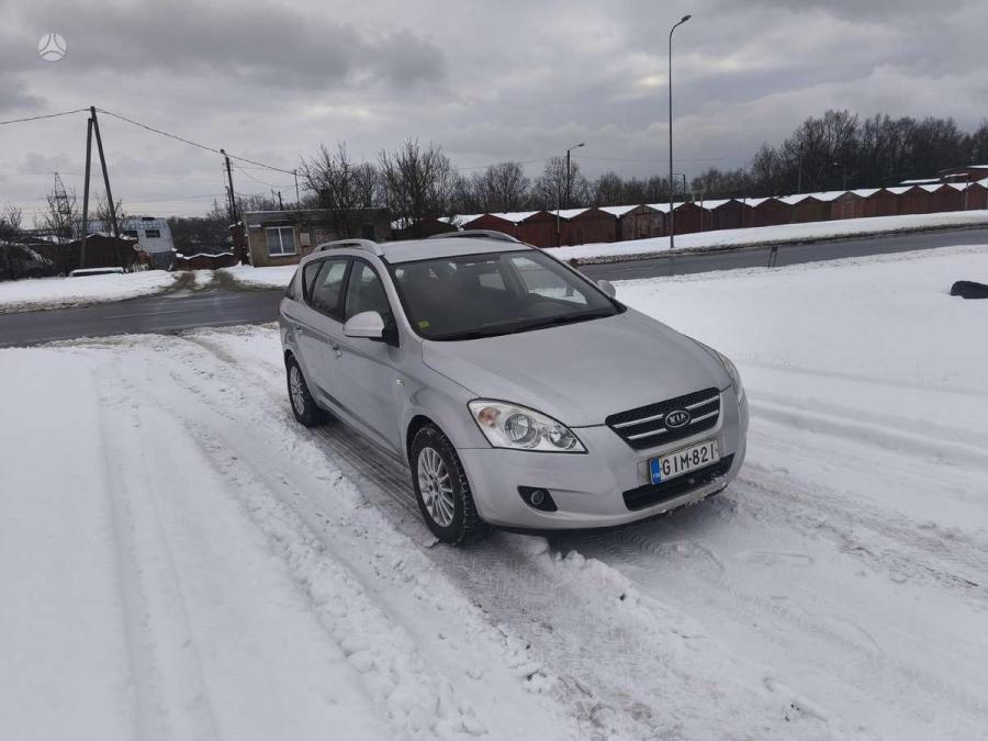 Grey Kia Ceed 2009 in Kaunas, with an engine capacity of 1.59 L and mileage of 200 thousand km for 1999 €, photo 2 on AUTOMOTO.COM.LV