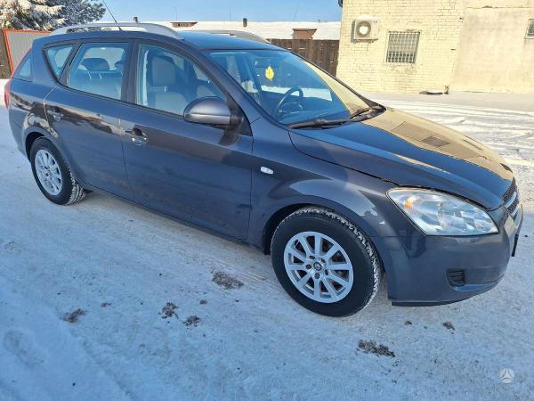 Pelēks Kia Ceed 2009 Marijampole, ar dzinēja tilpumu 1.59 L un nobraukumu 151 tūkst. km par 2650 €, foto 4 vietnē AUTOMOTO.COM.LV