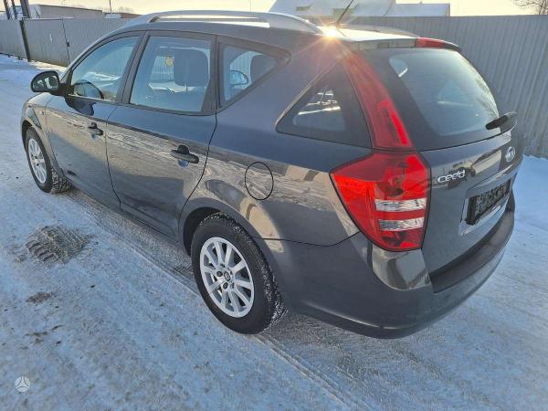 Pelēks Kia Ceed 2009 Marijampole, ar dzinēja tilpumu 1.59 L un nobraukumu 151 tūkst. km par 2650 €, foto 7 vietnē AUTOMOTO.COM.LV