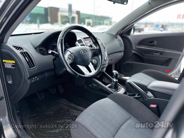 Pelēks Kia Ceed 2009 Tallina, ar dzinēja tilpumu 1.60 L un nobraukumu 169 tūkst. km par 2999 €, foto 10 vietnē AUTOMOTO.COM.LV