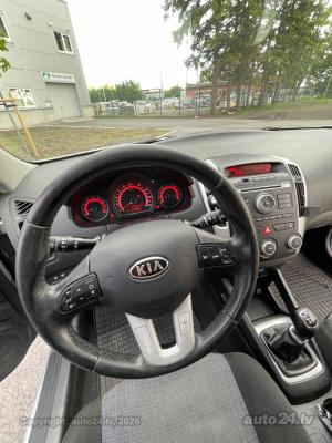 Pelēks Kia Ceed 2009 Tallina, ar dzinēja tilpumu 1.60 L un nobraukumu 197 tūkst. km par 2599 €, foto 10 vietnē AUTOMOTO.COM.LV