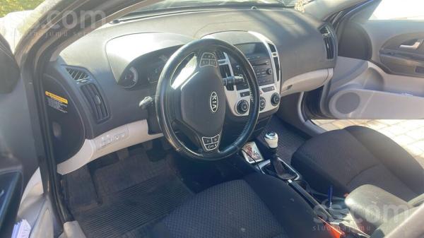 Pelēks Kia Ceed 2009 Rīga, ar dzinēja tilpumu 1.60 L un nobraukumu 361 tūkst. km par 950 €, foto 4 vietnē AUTOMOTO.COM.LV