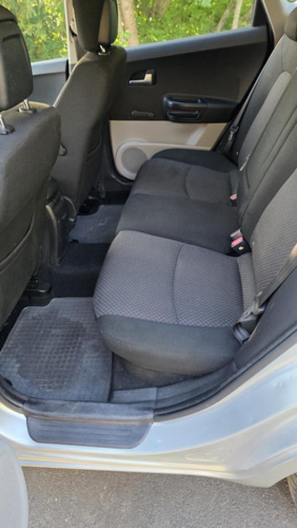 Pelēks Kia Ceed 2009 Tallina, ar dzinēja tilpumu 1.60 L un nobraukumu 249 tūkst. km par 2500 €, foto 6 vietnē AUTOMOTO.COM.LV