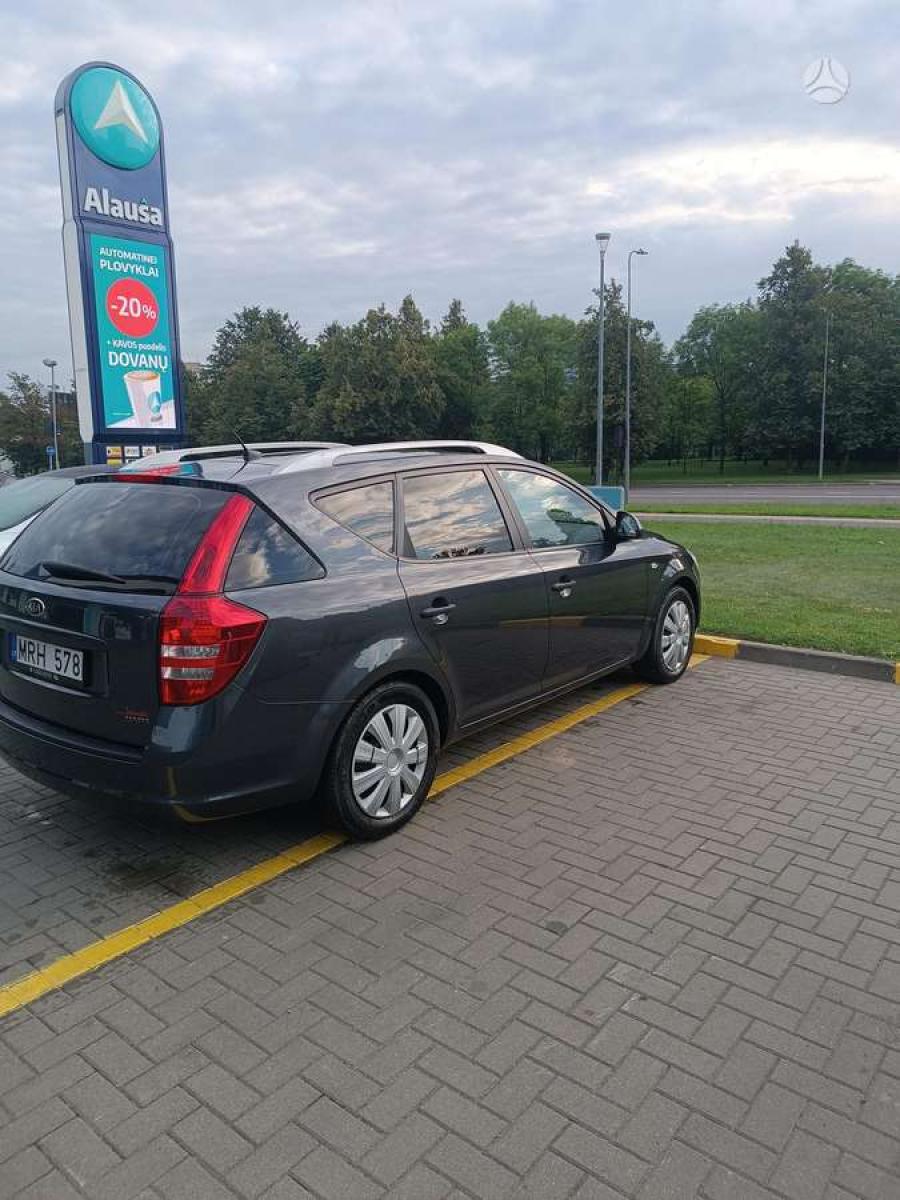 Grey Kia Ceed 2009 in Vilnius, with an engine capacity of 1.40 L and mileage of 179 thousand km for 3100 €, photo 3 on AUTOMOTO.COM.LV