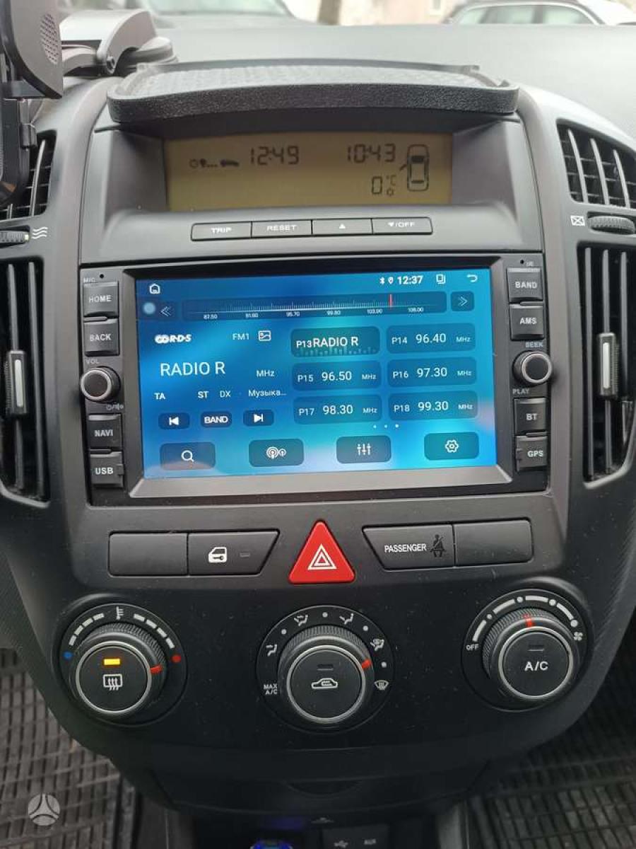 Grey Kia Ceed 2009 in Vilnius, with an engine capacity of 1.40 L and mileage of 179 thousand km for 3100 €, photo 16 on AUTOMOTO.COM.LV