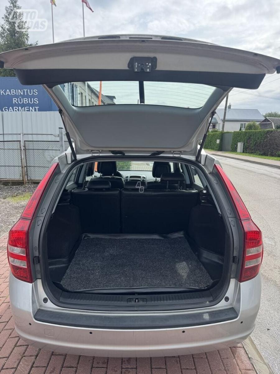 Grey Kia Ceed 2009 in Kaunas, with an engine capacity of 1.60 L and mileage of 236 thousand km for 1999 €, photo 6 on AUTOMOTO.COM.LV