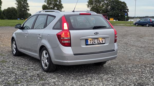 Grey Kia Ceed 2009 in Tallinn, with an engine capacity of 1.60 L and mileage of 249 thousand km for 2900 €, photo 5 on AUTOMOTO.COM.LV