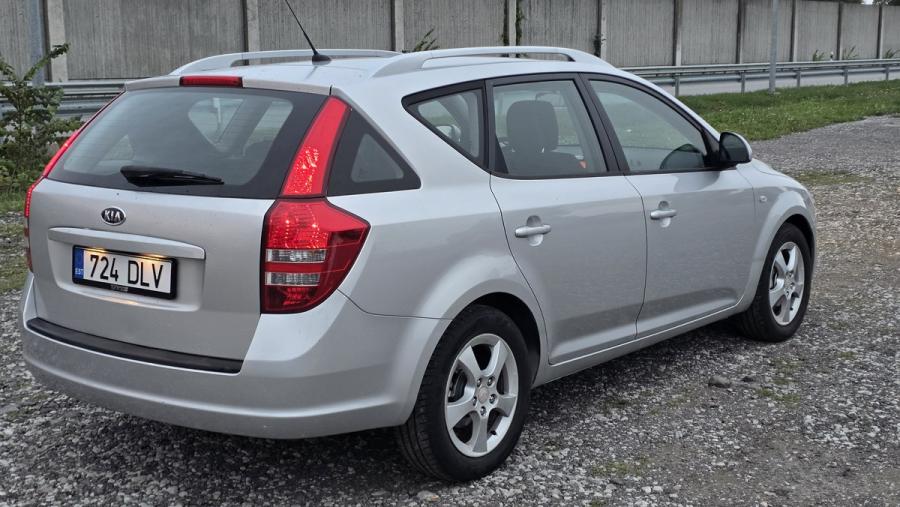 Grey Kia Ceed 2009 in Tallinn, with an engine capacity of 1.60 L and mileage of 249 thousand km for 2900 €, photo 19 on AUTOMOTO.COM.LV