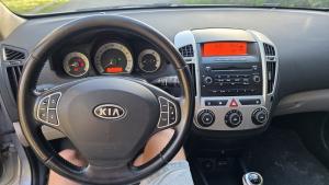 Grey Kia Ceed 2009 in Tallinn, with an engine capacity of 1.60 L and mileage of 249 thousand km for 2900 €, photo 28 on AUTOMOTO.COM.LV