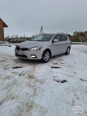 Grey Kia Ceed 2010 in Kelme, with an engine capacity of 1.60 L and mileage of 242 thousand km for 2150 €, photo 3 on AUTOMOTO.COM.LV