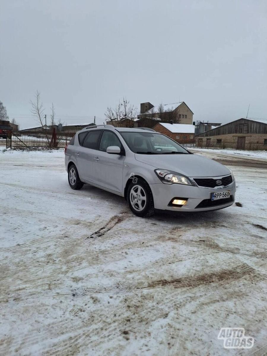 Grey Kia Ceed 2010 in Kelme, with an engine capacity of 1.60 L and mileage of 242 thousand km for 2150 €, photo 4 on AUTOMOTO.COM.LV