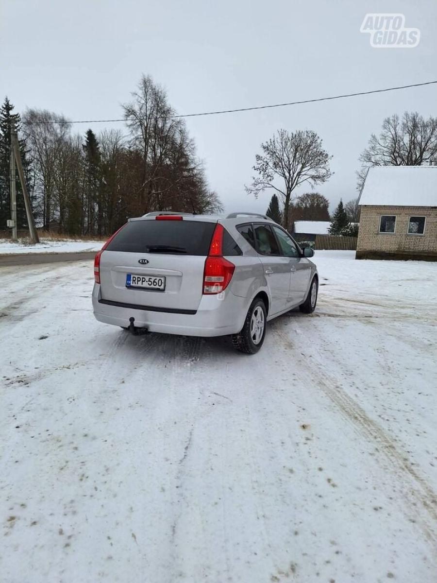Grey Kia Ceed 2010 in Kelme, with an engine capacity of 1.60 L and mileage of 242 thousand km for 2150 €, photo 6 on AUTOMOTO.COM.LV