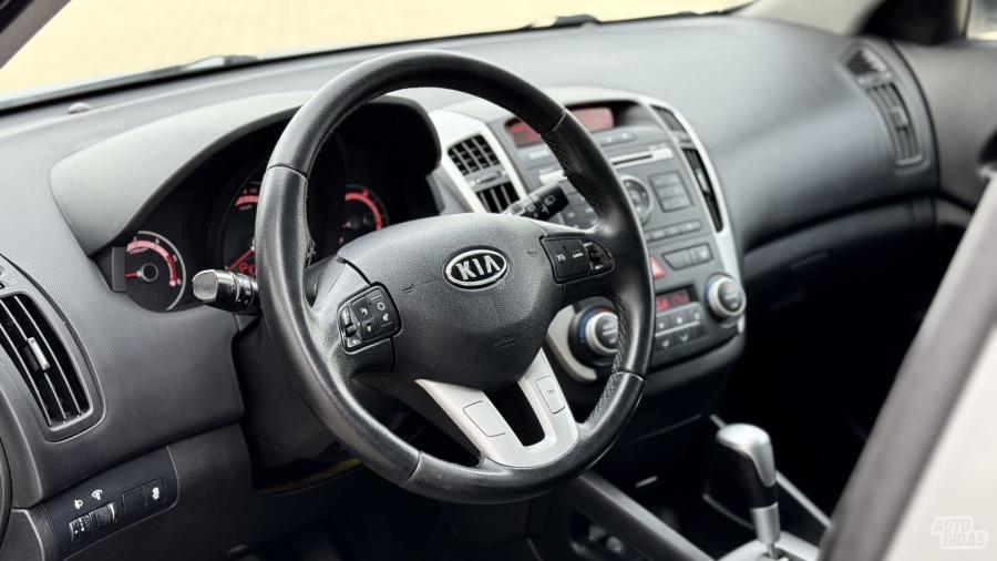 Pelēks Kia Ceed 2010 Radviliškis, ar dzinēja tilpumu 1.60 L un nobraukumu 292 tūkst. km par 3650 €, foto 14 vietnē AUTOMOTO.COM.LV