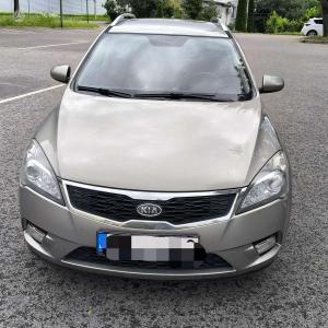 Grey Kia Ceed 2010 in Kaunas, with an engine capacity of 1.58 L and mileage of 202 thousand km for 1200 €, photo  on AUTOMOTO.COM.LV