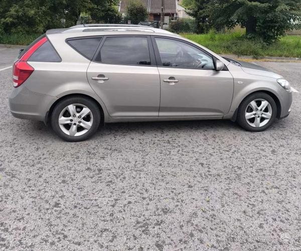 Pelēks Kia Ceed 2010 Kauņa, ar dzinēja tilpumu 1.58 L un nobraukumu 202 tūkst. km par 1200 €, foto 3 vietnē AUTOMOTO.COM.LV