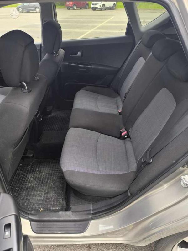 Pelēks Kia Ceed 2010 Kauņa, ar dzinēja tilpumu 1.58 L un nobraukumu 202 tūkst. km par 1200 €, foto 8 vietnē AUTOMOTO.COM.LV