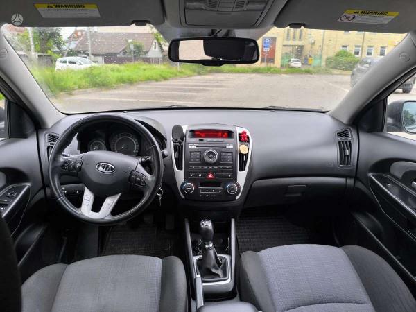 Pelēks Kia Ceed 2010 Kauņa, ar dzinēja tilpumu 1.58 L un nobraukumu 202 tūkst. km par 1200 €, foto 9 vietnē AUTOMOTO.COM.LV