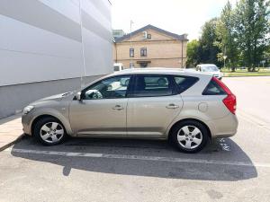 Grey Kia Ceed 2010 in Vilnius, with an engine capacity of 1.58 L and mileage of 538 thousand km for 990 €, photo  on AUTOMOTO.COM.LV