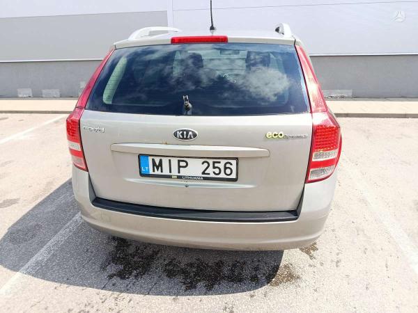 Pelēks Kia Ceed 2010 Viļņa, ar dzinēja tilpumu 1.58 L un nobraukumu 538 tūkst. km par 990 €, foto 10 vietnē AUTOMOTO.COM.LV