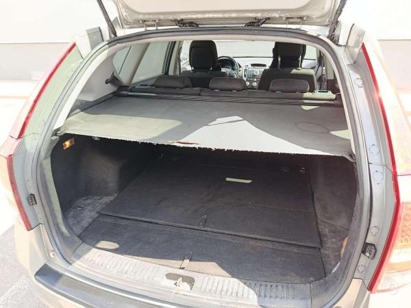 Pelēks Kia Ceed 2010 Viļņa, ar dzinēja tilpumu 1.58 L un nobraukumu 538 tūkst. km par 990 €, foto 11 vietnē AUTOMOTO.COM.LV