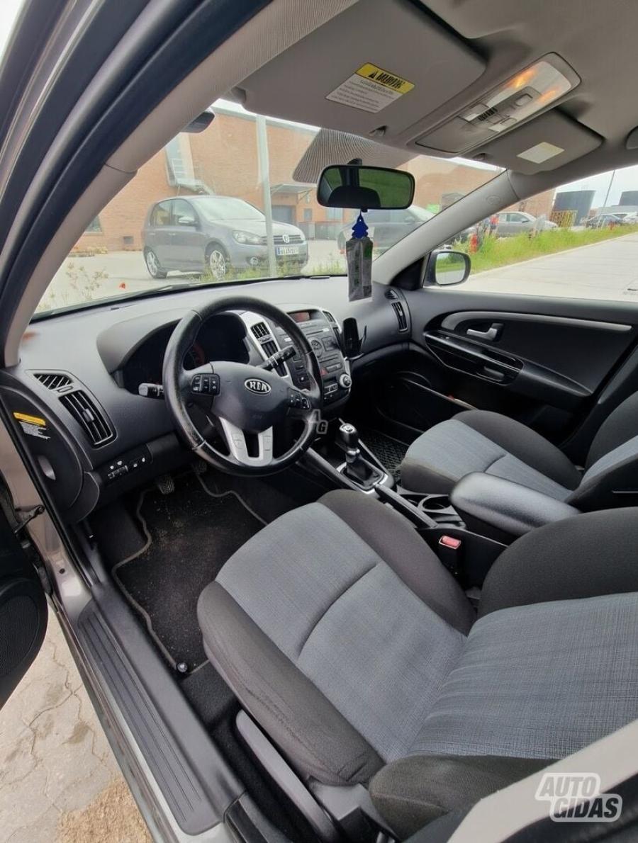 Pelēks Kia Ceed 2010 Kauņa, ar dzinēja tilpumu 1.60 L un nobraukumu 297 tūkst. km par 1760 €, foto 5 vietnē AUTOMOTO.COM.LV
