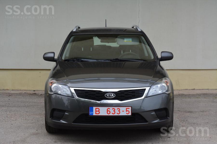 Pelēks Kia Ceed 2011 Ogre, ar dzinēja tilpumu 1.60 L un nobraukumu 169 tūkst. km par 2000 €, foto 2 vietnē AUTOMOTO.COM.LV