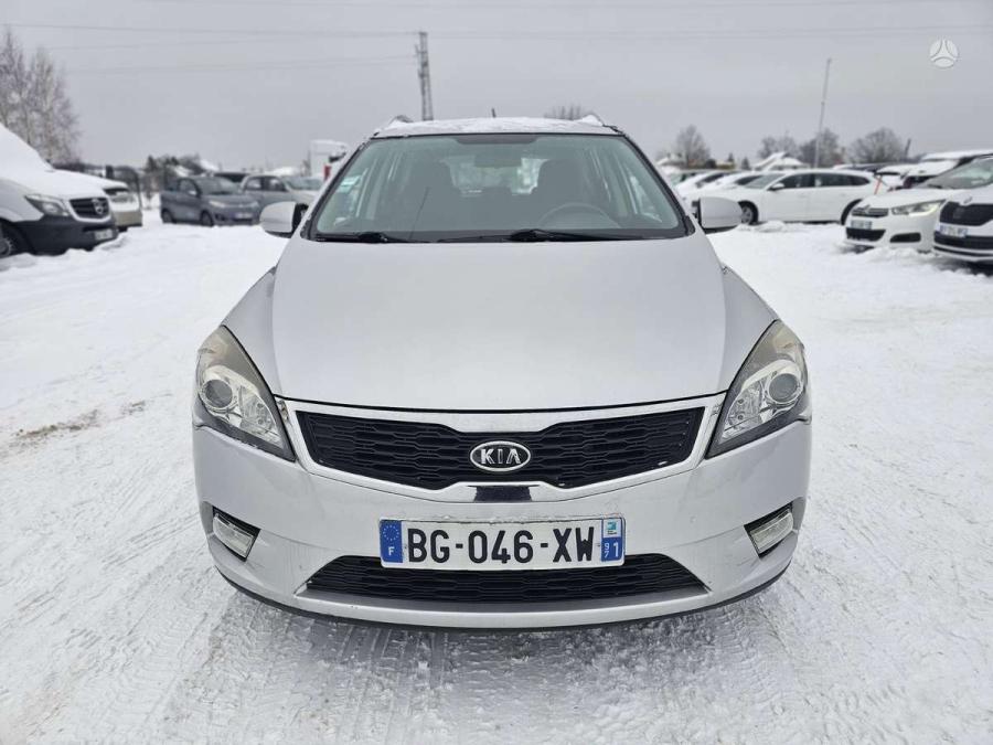 Pelēks Kia Ceed 2011 Tauragė, ar dzinēja tilpumu 1.60 L un nobraukumu 285 tūkst. km par 2400 €, foto 1 vietnē AUTOMOTO.COM.LV