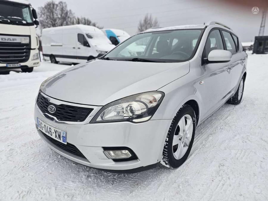 Pelēks Kia Ceed 2011 Tauragė, ar dzinēja tilpumu 1.60 L un nobraukumu 285 tūkst. km par 2400 €, foto 2 vietnē AUTOMOTO.COM.LV