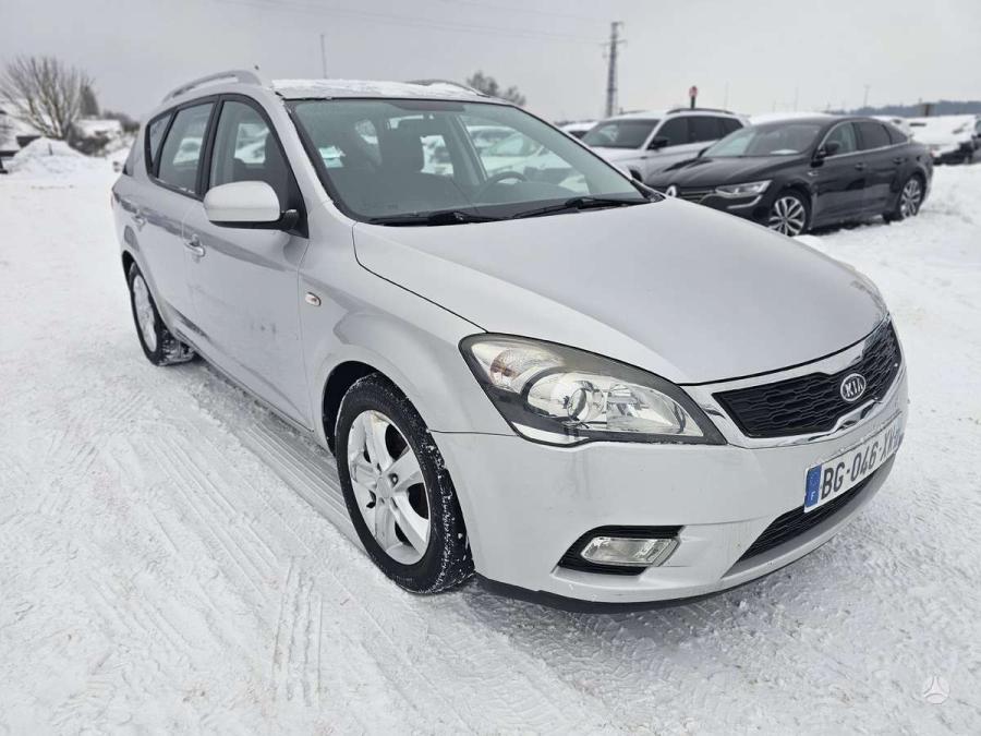 Pelēks Kia Ceed 2011 Tauragė, ar dzinēja tilpumu 1.60 L un nobraukumu 285 tūkst. km par 2400 €, foto 3 vietnē AUTOMOTO.COM.LV