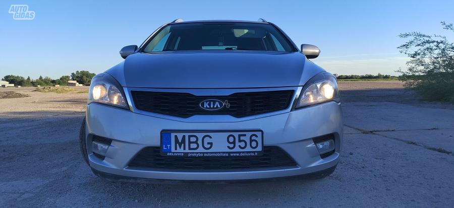 Grey Kia Ceed 2011 in Vilnius, with an engine capacity of 1.60 L and mileage of 29 thousand km for 2300 €, photo 3 on AUTOMOTO.COM.LV